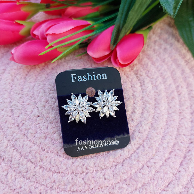 Floral Cubic Zirconia Stud Earring | FashionCrab.com Floral Cubic Zirconia Stud Earring | FashionCrab.com