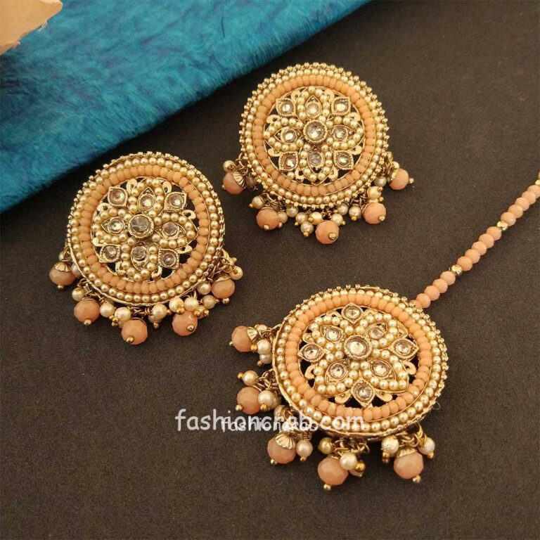 Multicolor Pearl Pipal Patti Kundan Earrings with Tikka | FashionCrab.com