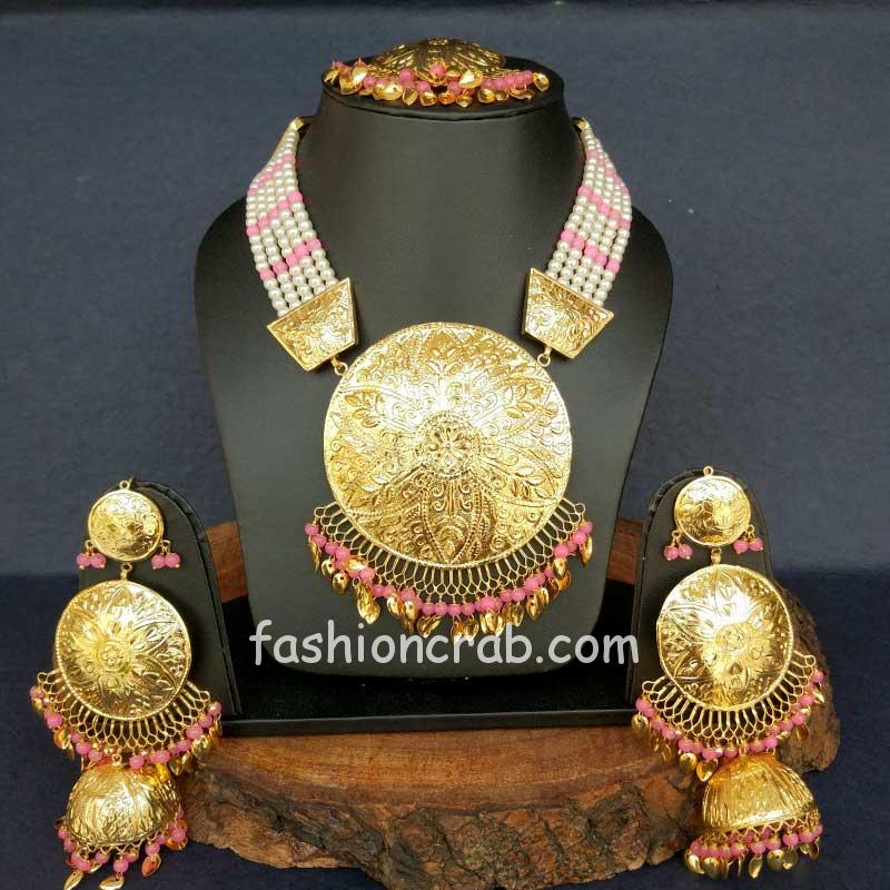 Punjabi Pink Pearl Pipal Patti Set for Bride | FashionCrab.com