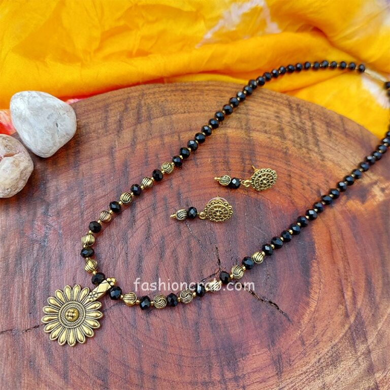 Lightweight Black Colour Necklace | FashionCrab.com