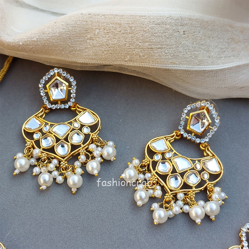 Sameera Kundan Necklace Set - White | FashionCrab.com