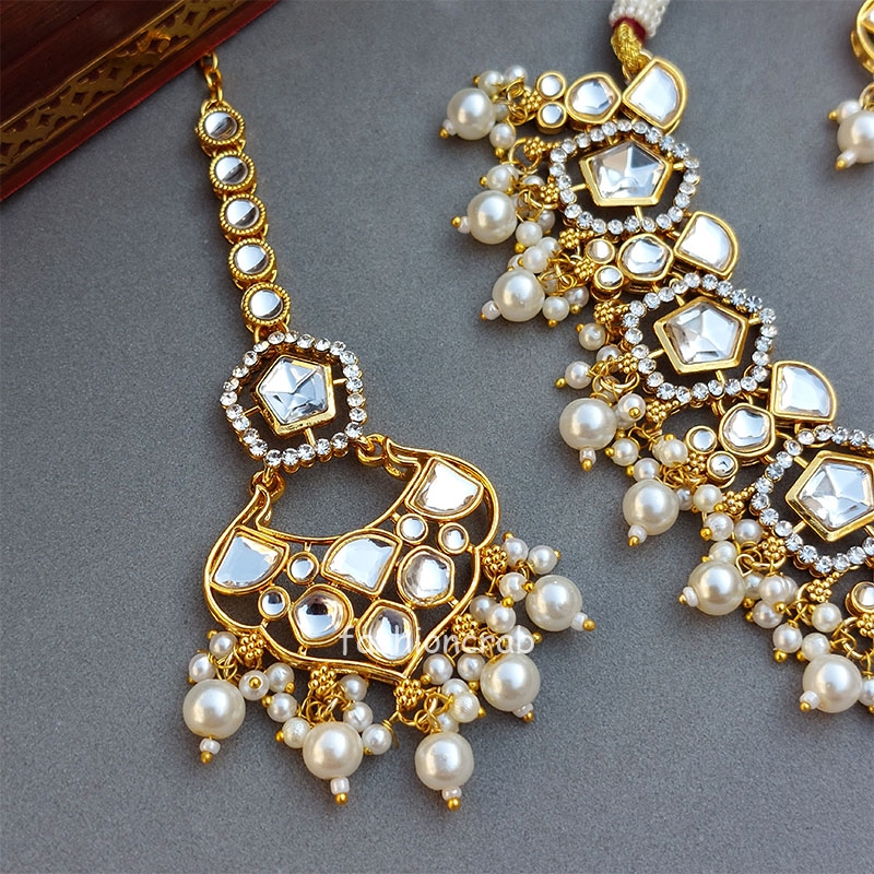 Sameera Kundan Necklace Set - White | FashionCrab.com