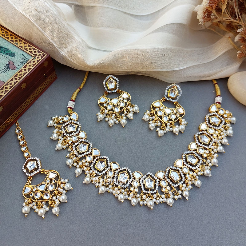 Sameera Kundan Necklace Set - White | FashionCrab.com