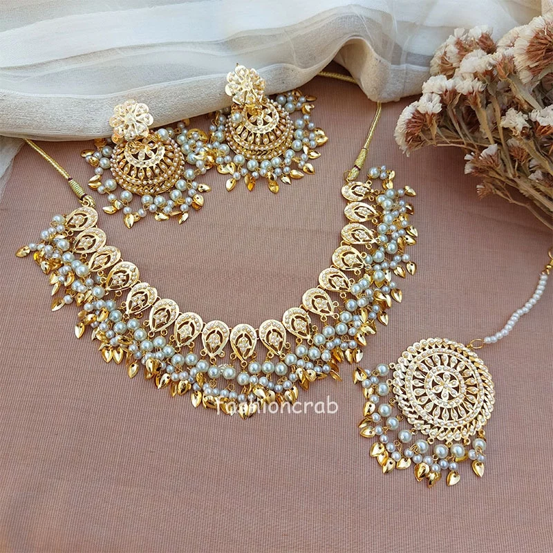 White Jadau Choker Set for Wedding | FashionCrab.com