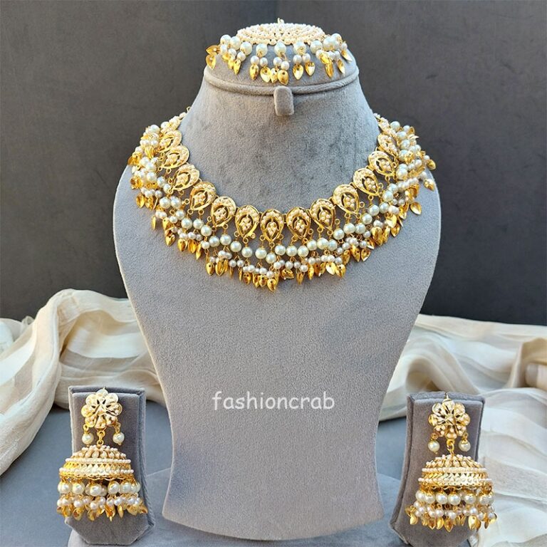 White Jadau Choker Set for Wedding | FashionCrab.com